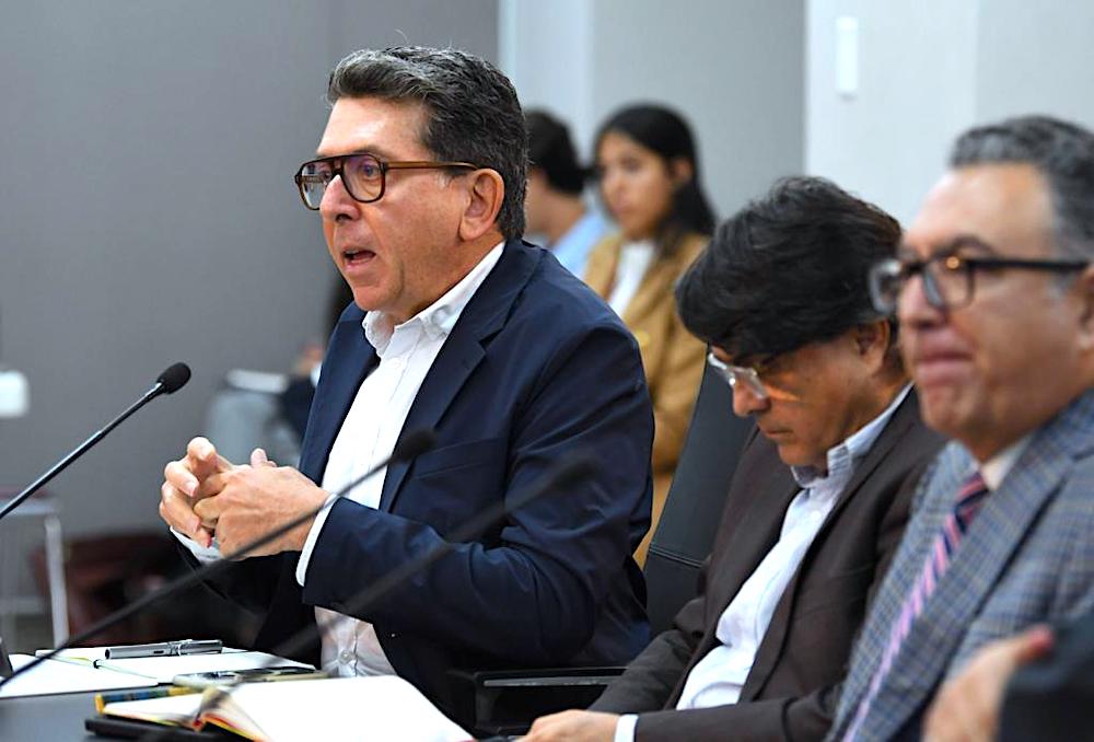 Comisión senatorial investiga impacto de proyectos en comunidades