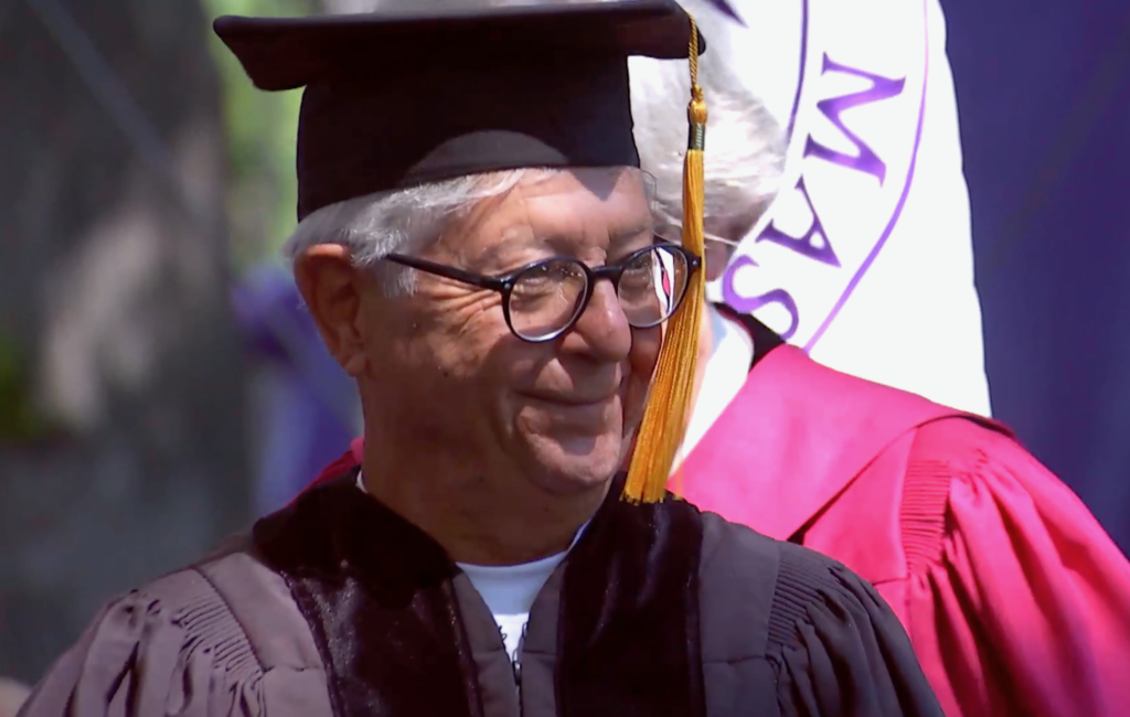 Otorgan doctorado honorífico en Letras a Alexis Massol