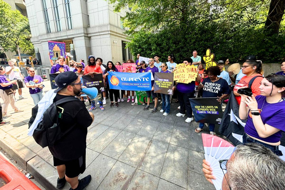 Grupos de la diáspora reclaman a Taylor Swain frenar a depredadoras