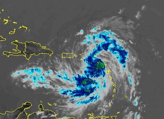 Tormenta tropical Ernesto fortalece sus vientos a 60 mph