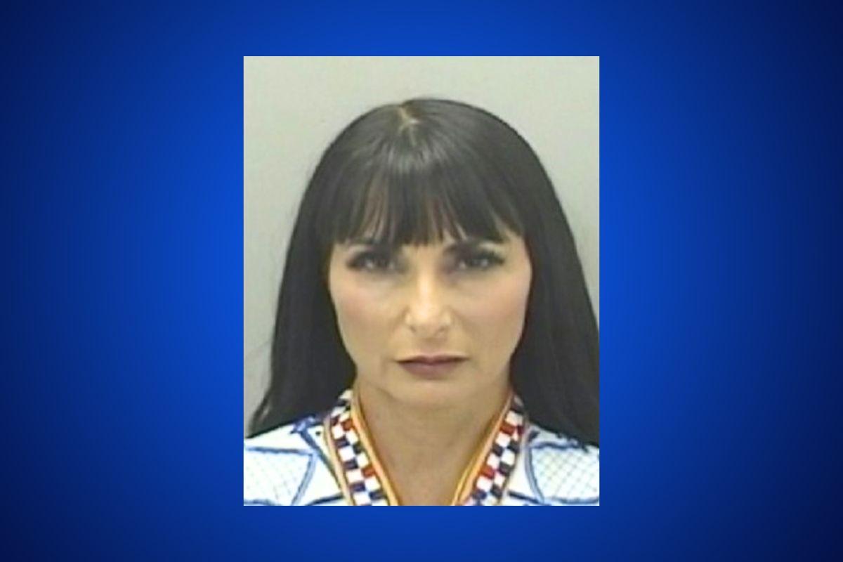 Radican cargos por maltrato de menores contra “Lady Mágica”